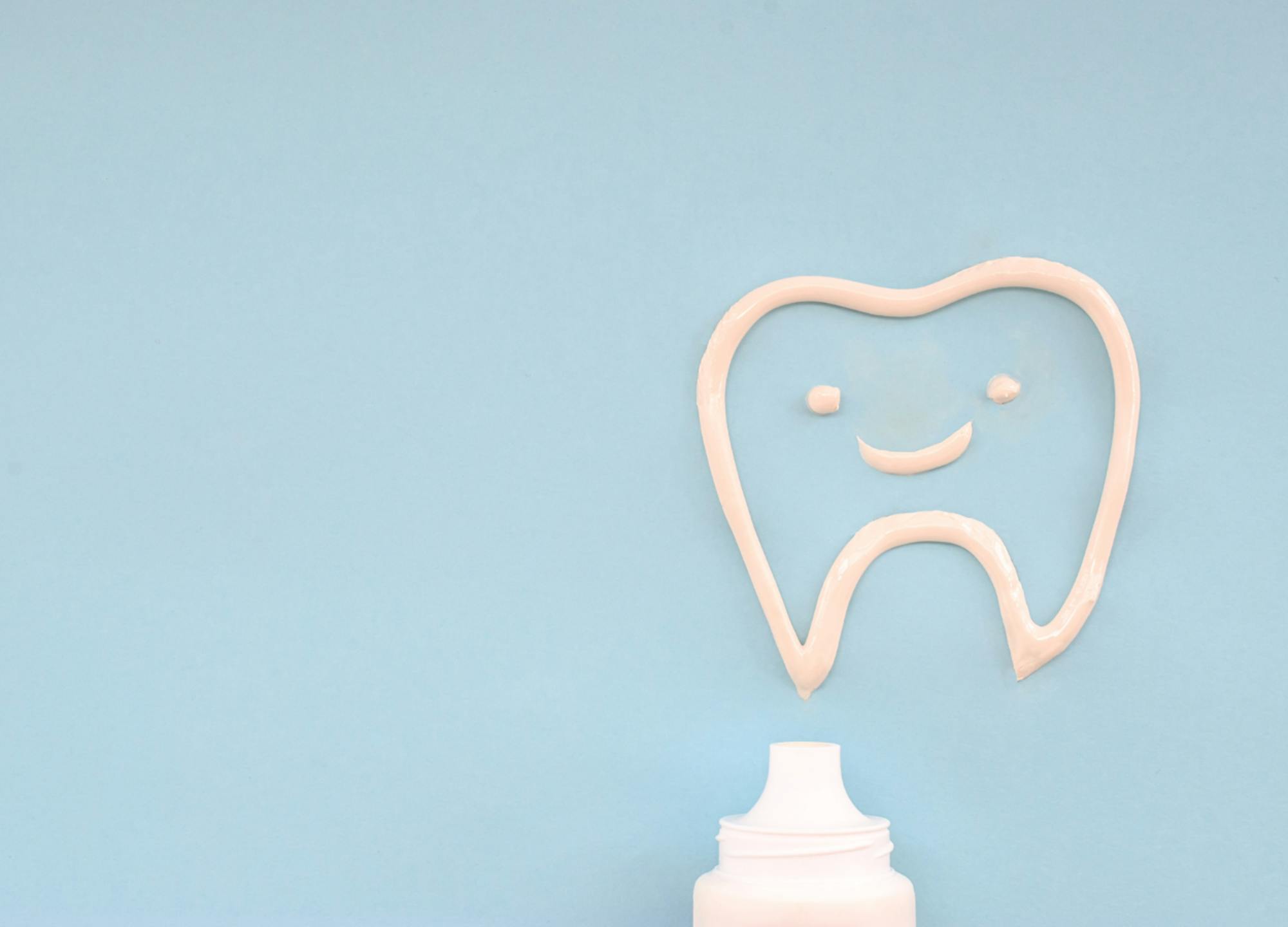 What's the correct toothpaste for dentures? | medino